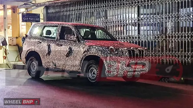 New-gen Mahindra Scorpio spied testing - CarWale