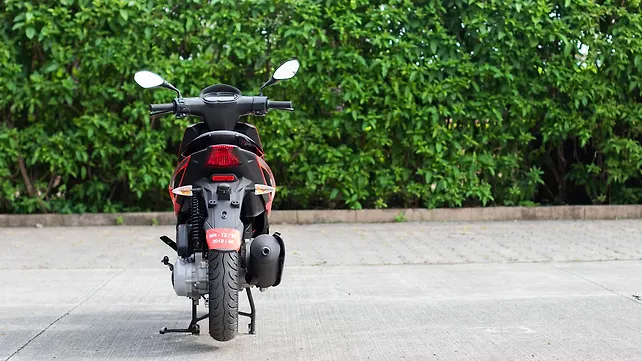 Images of Aprilia SR 160 | Photos of SR 160 - BikeWale