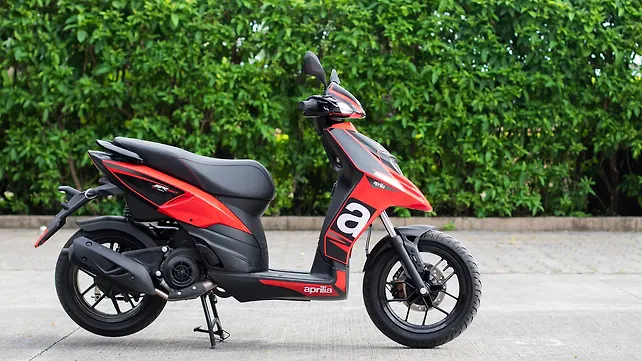 Images of Aprilia SR 160 | Photos of SR 160 - BikeWale