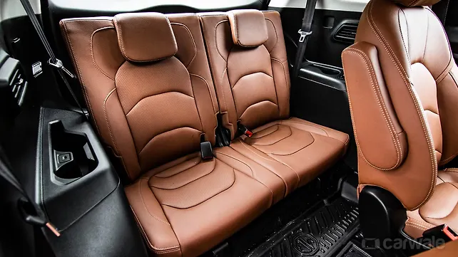 MG Hector vs MG Hector Plus - Now in pictures - CarWale