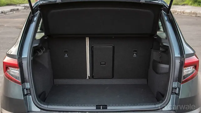 Skoda Karoq Price - Images, Colors & Reviews - CarWale