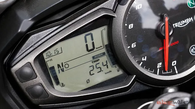Triumph Street Triple R : First Ride Review - BikeWale