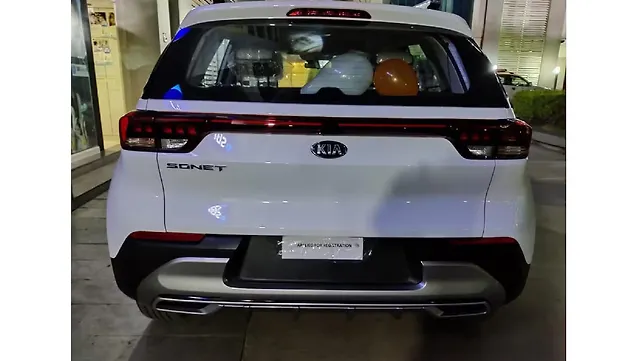 Kia Sonet sub-four metre SUV deliveries begin - CarWale