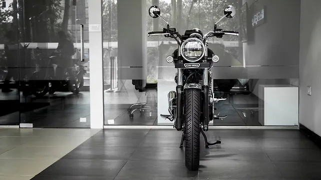 Honda Hness CB350 [2020-2022] Left Side Handelbar Grip Image - BikeWale