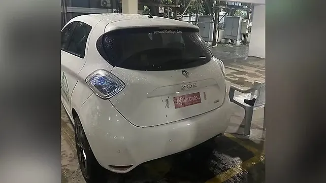 Renault Zoe EV sighted on Indian soil - CarWale