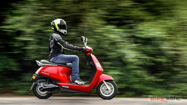 BGauss B8 electric scooter: First Ride Review - BikeWale