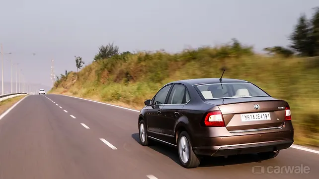 Skoda Rapid TSI Price - Images, Colors & Reviews - CarWale
