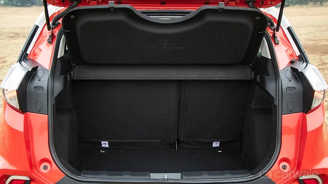 Tata Nexon Diesel Manual First Drive Review - CarWale