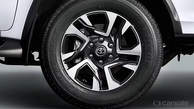 2021 Toyota Fortuner Legender - Now in pictures - CarWale