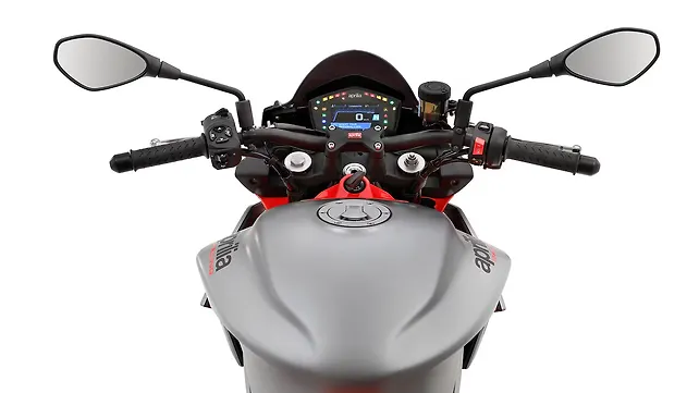 Aprilia Tuono 660: Image Gallery - BikeWale