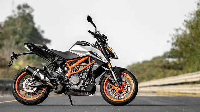 2021 KTM 390 Duke launched in Europe; gets Quickshifter Plus as ...