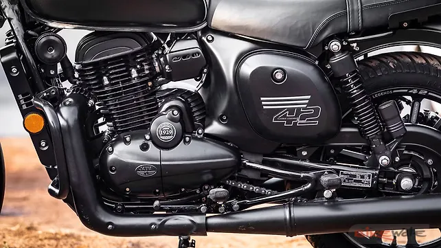 Jawa 42 Price (BS6!), Mileage, Images, Colours, Specs - BikeWale