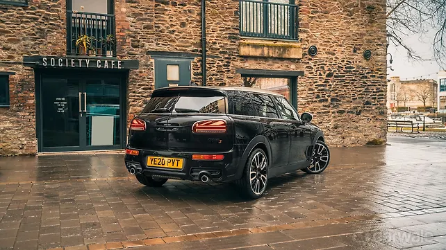 Mini Clubman and Countryman painted sinister black in new Shadow ...