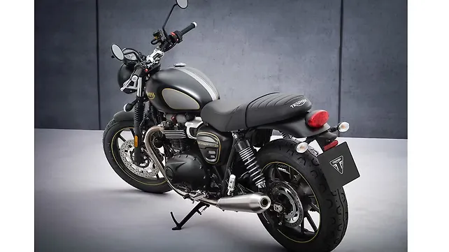 Limited-edition Triumph Street Twin Gold Line unveiled - BikeWale