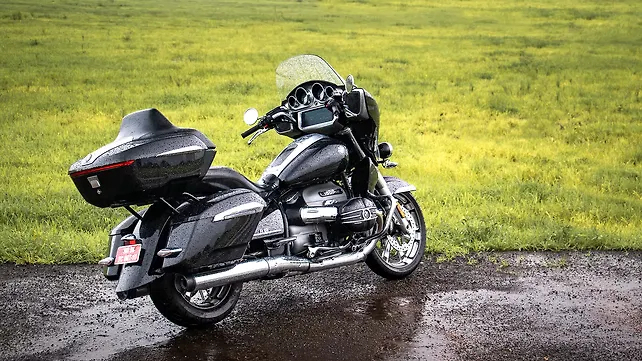 BMW R18 Right Side View Image - BikeWale