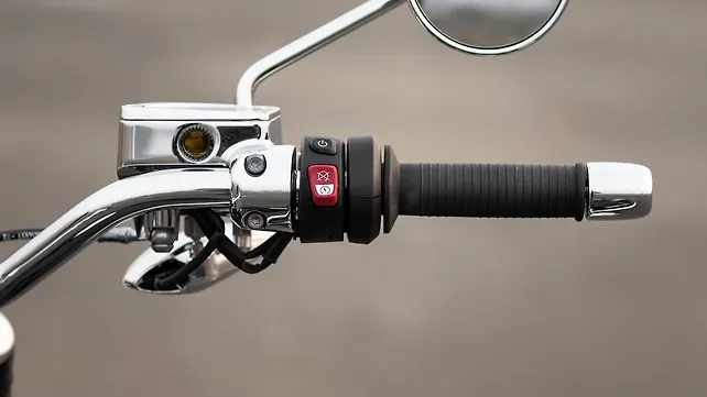 BMW R18 Front Disc Brake Caliper Image - BikeWale