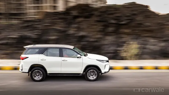 Toyota Fortuner Price - Images, Colours & Reviews - CarWale
