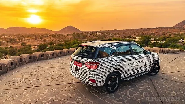 Hyundai Alcazar Prototype First Drive Review - CarWale