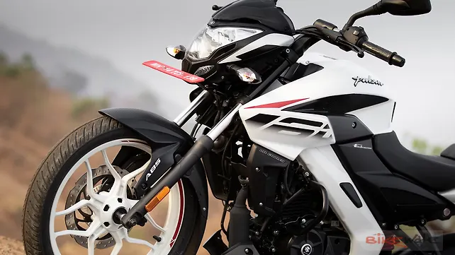 Bajaj Pulsar NS160 Price - Mileage, Images, Colours | BikeWale