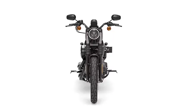 Harley-Davidson Iron 883 Rear View Image - BikeWale