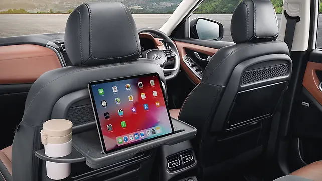 Hyundai Alcazar interiors revealed ahead of India launch - CarWale