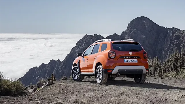 Renault Duster facelift showcased; gets new design and more features ...