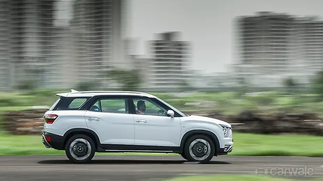 Hyundai Alcazar First Drive Review - CarWale