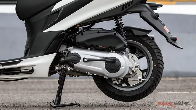 Aprilia SXR 125 Price - Mileage, Images, Colours | BikeWale