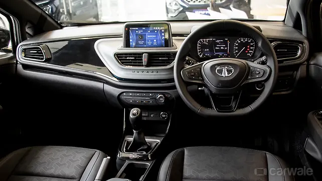 Tata Altroz Dark edition first look - CarWale