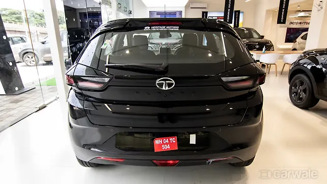 Tata Altroz Dark edition first look - CarWale