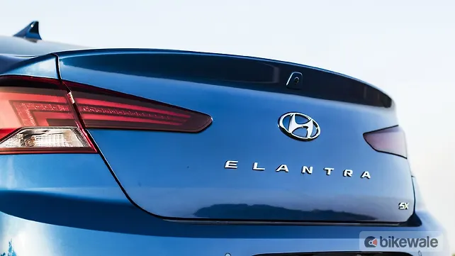 Hyundai Elantra Price, Images, Specs, Reviews, Mileage, Videos | CarTrade