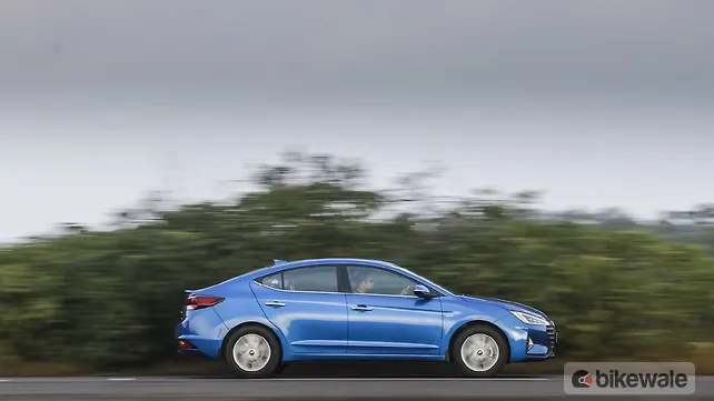 Hyundai Elantra Price, Images, Specs, Reviews, Mileage, Videos | CarTrade