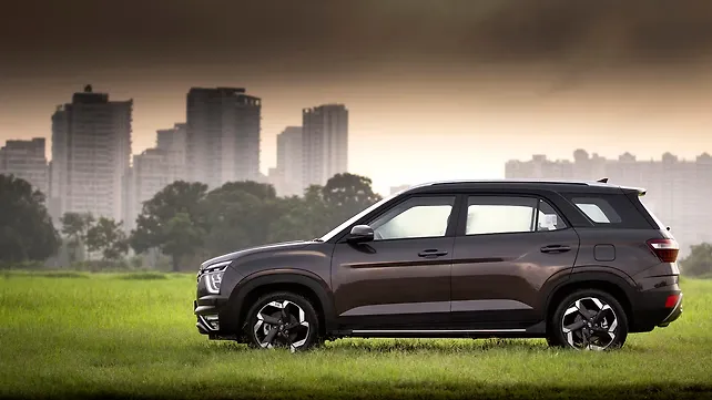 Hyundai Alcazar Diesel Automatic First Drive Review | CarTrade