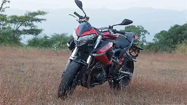 Benelli TNT R Price, Images & Used TNT R Bikes - BikeWale