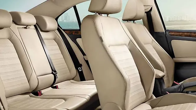Volkswagen Jetta - Images, Colors & Reviews - CarWale