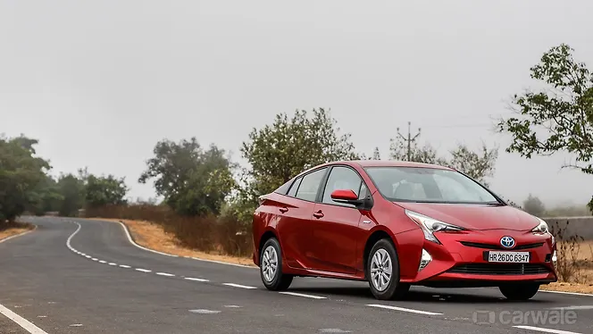 Toyota Prius Price - Images, Colors & Reviews - CarWale