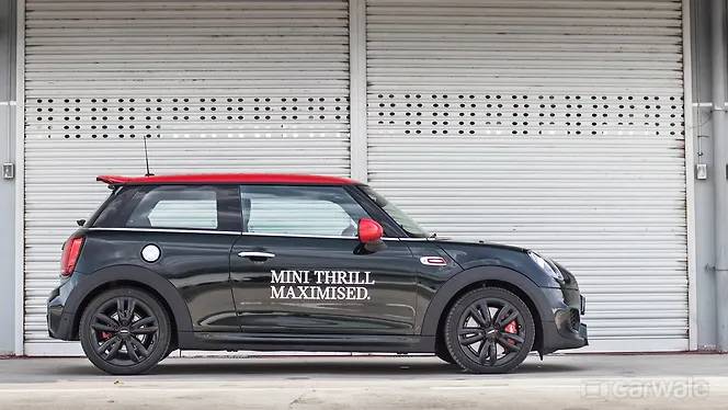 Mini Cooper JCW - Images, Colors & Reviews - CarWale