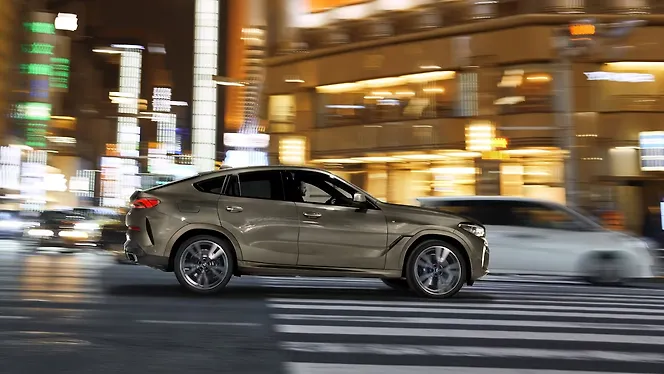 BMW X6 - Images, Colors & Reviews - CarWale
