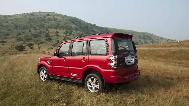 Discontinued Scorpio [2014-2017] S6 Plus on road Price | Mahindra ...