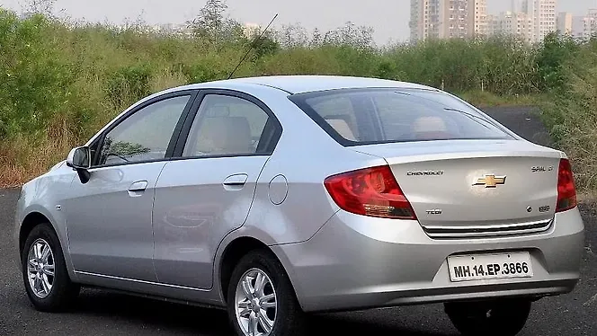 Chevrolet Sail - Images, Colors & Reviews - CarWale