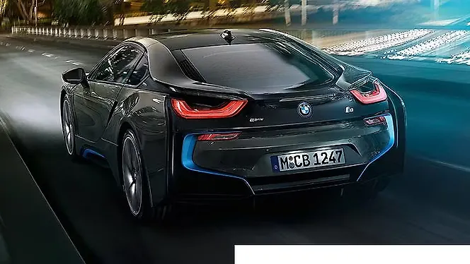 BMW i8 [2015-2019] - Images, Colors & Reviews - CarWale