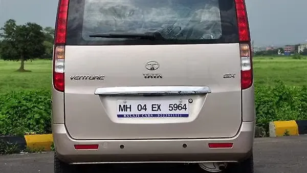 Tata Venture - Images, Colors & Reviews - CarWale