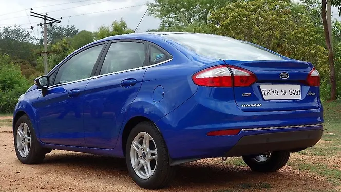Discontinued Fiesta Titanium Diesel on road Price | Ford Fiesta ...