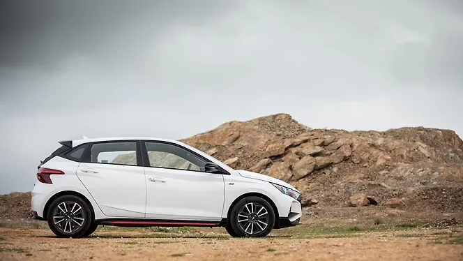 i20 N Line N8 1.0 Turbo DCT on road Price | Hyundai i20 N Line N8 1.0 ...