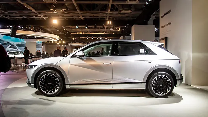 Ioniq 5 RWD on road Price | Hyundai Ioniq 5 RWD Features & Specs