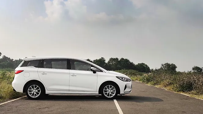 BYD e6 Price - Images, Colours & Reviews - CarWale