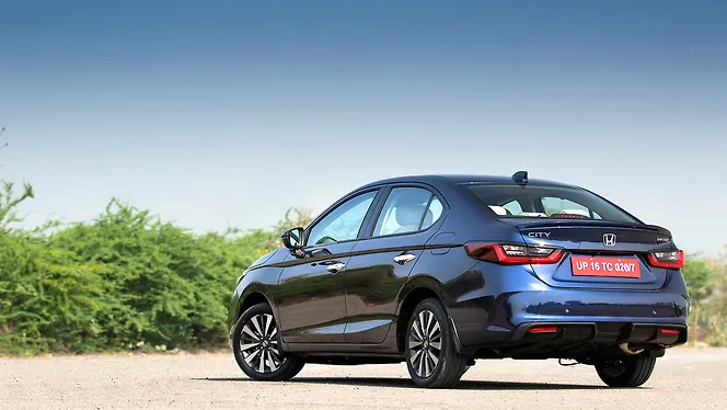 City V Petrol MT on road Price | Honda City V Petrol MT Features & Specs