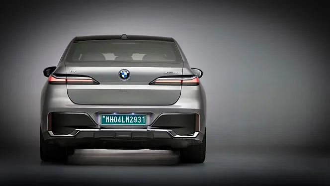 i7 xDrive60 on road Price | BMW i7 xDrive60 Features & Specs