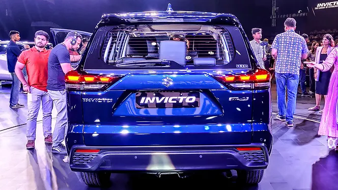 Maruti Invicto Price - Images, Colours & Reviews - CarWale