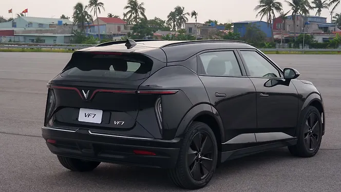 VF 7 Sky Infinity on road Price | Vinfast VF 7 Sky Infinity (Top Model)